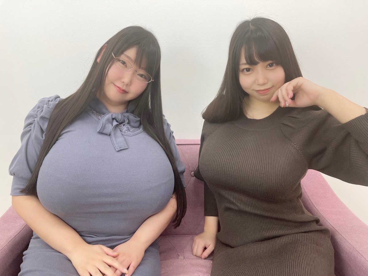 ももせももさんと お写真撮って頂きました! 誰かと写真を撮って 自分の胸が小さく見える事 人生で初めてです💦笑 お顔は小さいし どういう事です