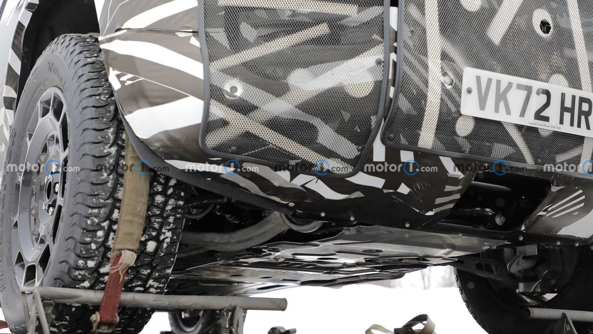 .@LandRover continues to develop a hotter version of the Defender that ...