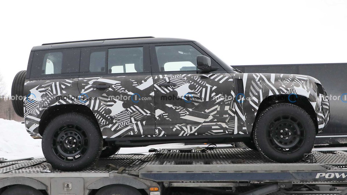 .@LandRover continues to develop a hotter version of the Defender that ...