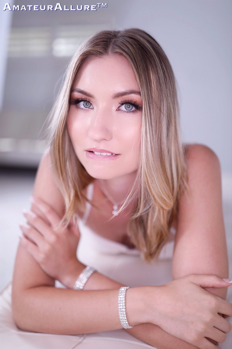 Amateur Allure on Twitter: "RT @AmateurAllure: ⭐️⭐️⭐️⭐️⭐️ "WOW! Welcome to http://AmateurAllure ...