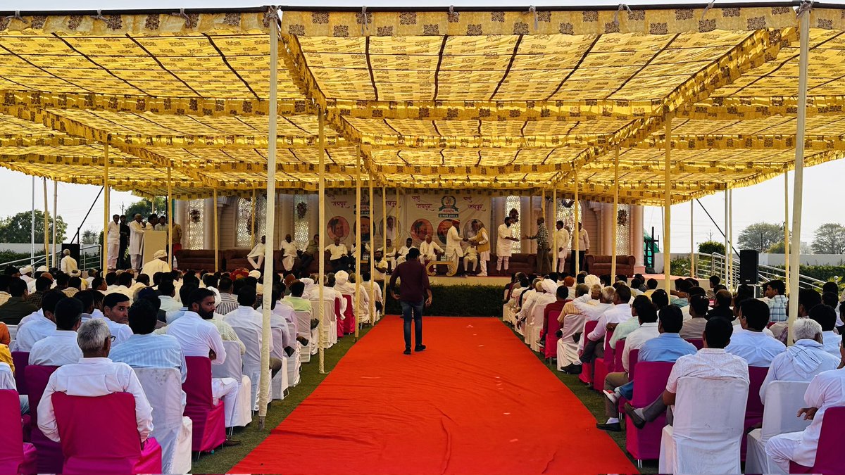 Sukhdev Ogra on Twitter: "RT @mdchoudhary68: काना पैराडाइस मानसरोवर जयपुर में समाज बंदुओं ने भरी ...