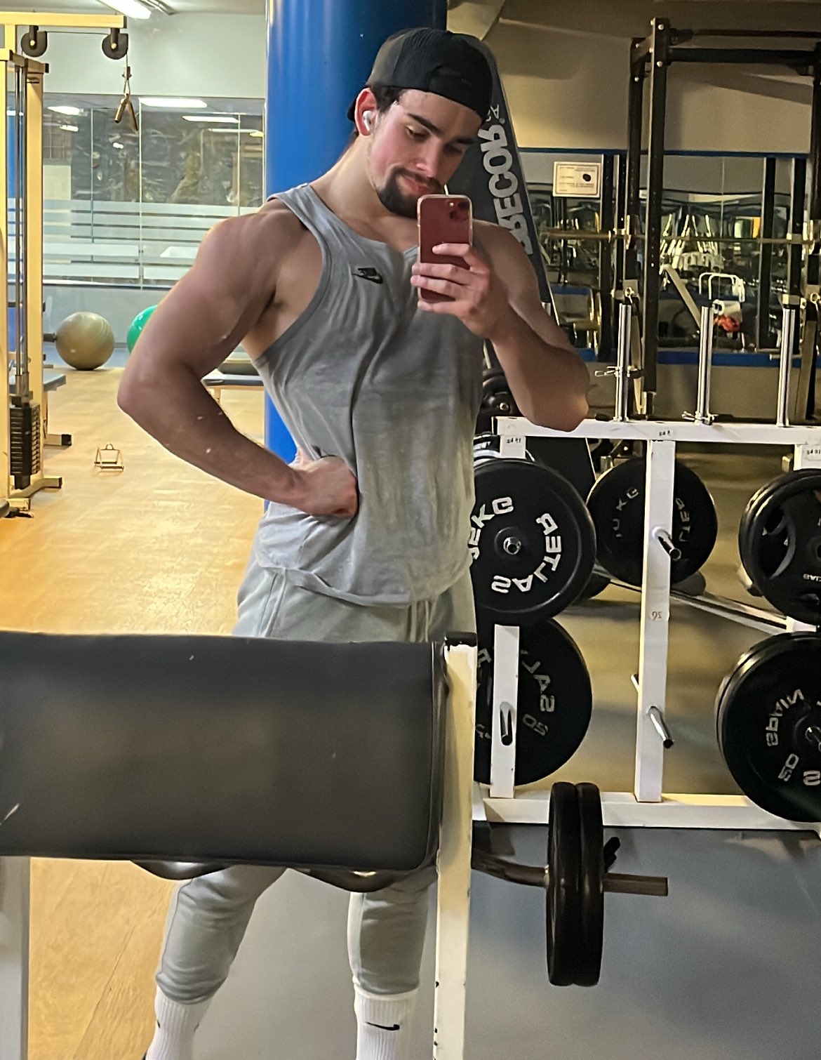 Falbak on Twitter: "Peso actual: 86kg Es complicado pero mi objetivo son los 95kg. Sin volumen ...