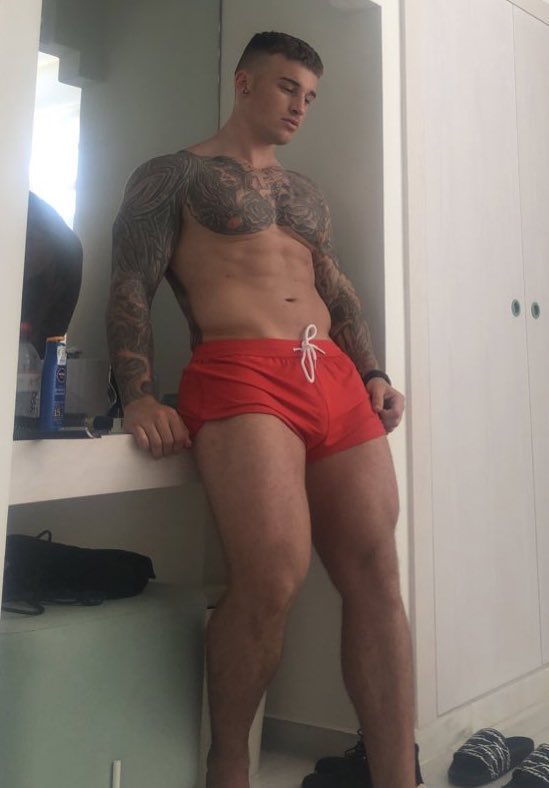 Chris Hatton on Twitter: "http://Hatts17.com for more 🔞"