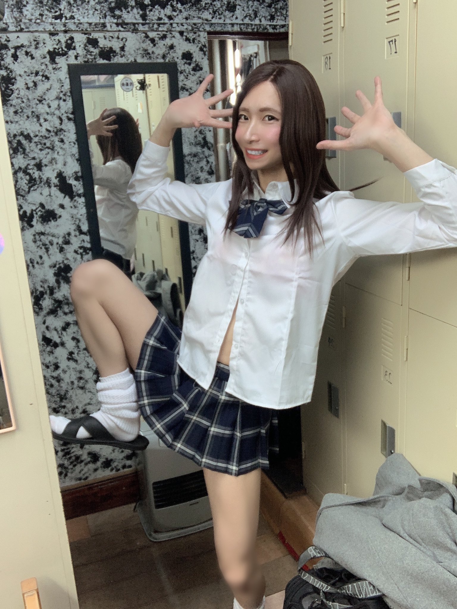 ナナ on Twitter: "引き続きギャルっぽく😝 JKの格好って若く見える気がする https://t.co/7dvApuAOZU" / Twitter