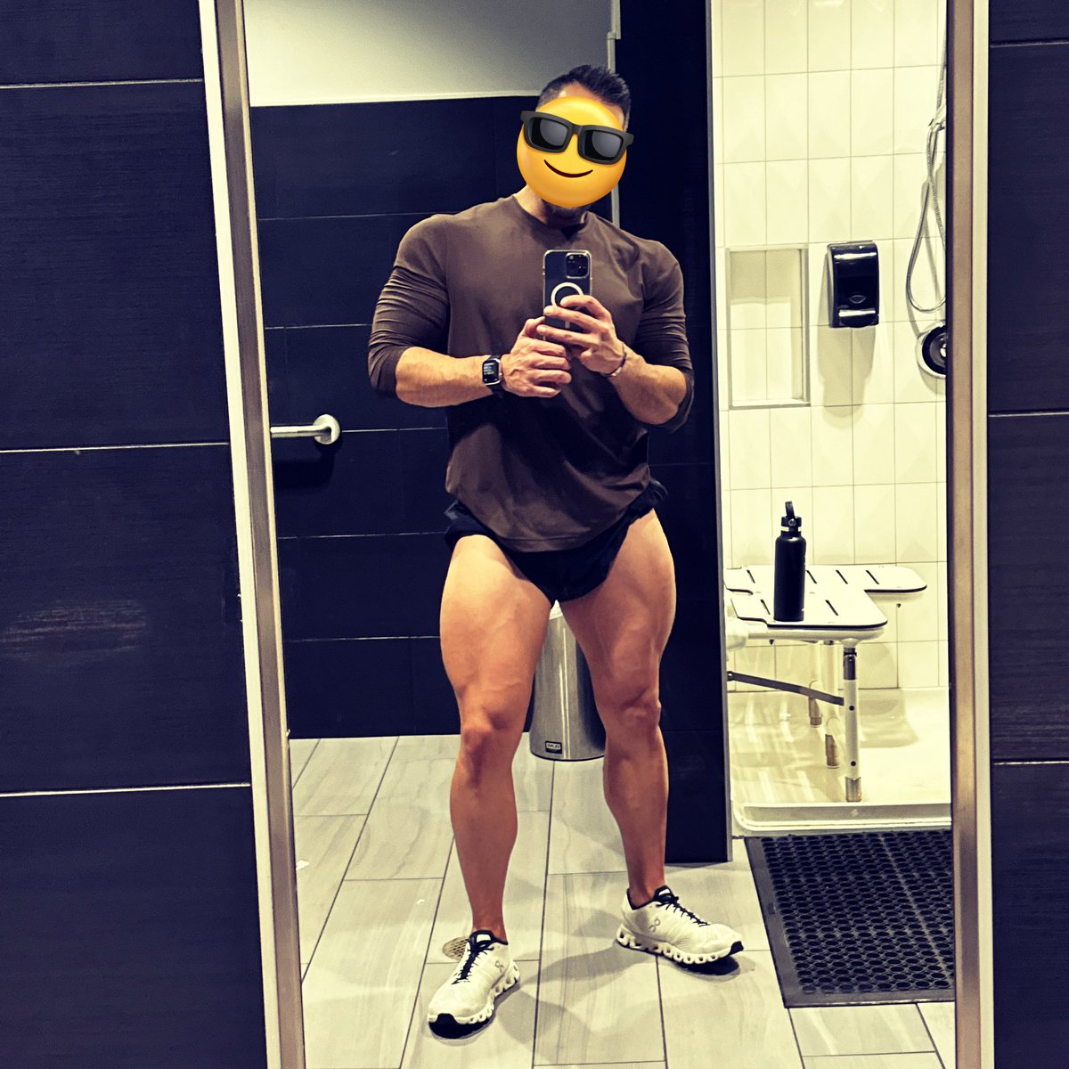 Jay Moon (30% off OF) on Twitter: "RT @jtwisted86: Who likes their bottom to have meaty legs? # ...