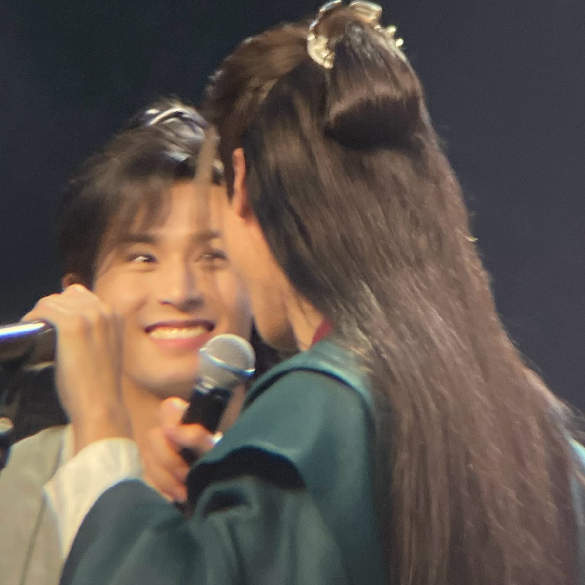 Zhang Zhehan o'Clock on Twitter: "#ZhangZhehan #张哲瀚 #GongJun #龚俊 #LLD #俊哲 #浪浪钉"