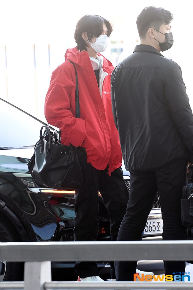 The Seoul Story on Twitter: " ️ TXT at Incheon International Airport earlier today, off to LA ...