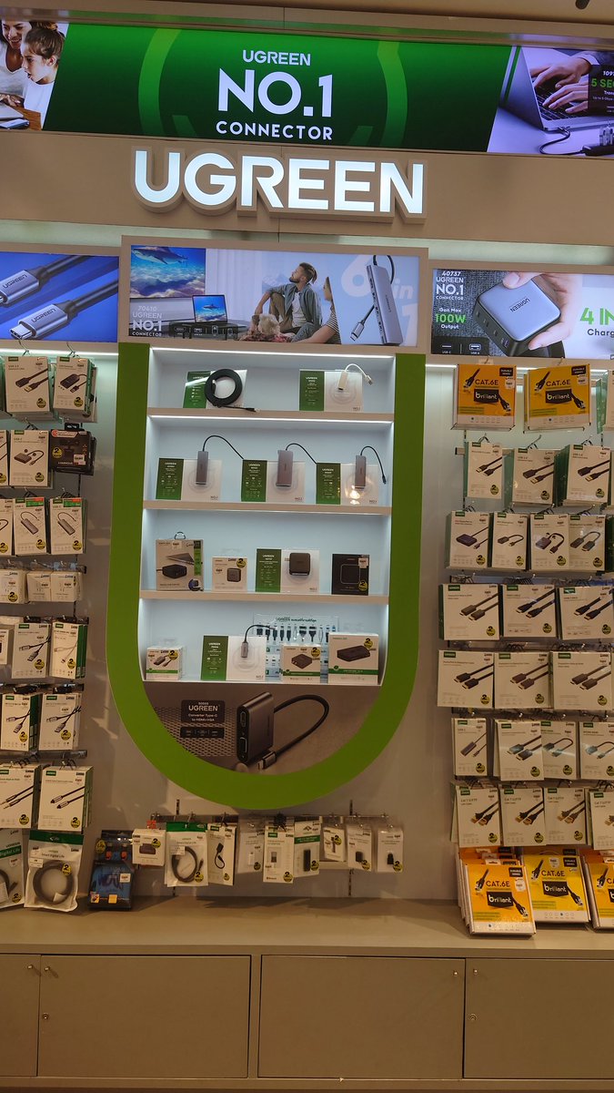 UGREEN_JAPAN（ユーグリーン ジャパン） on Twitter: "RT @Axillaryyyyyyy: 天下のUGREENにディスプレイが存在してて感動した"