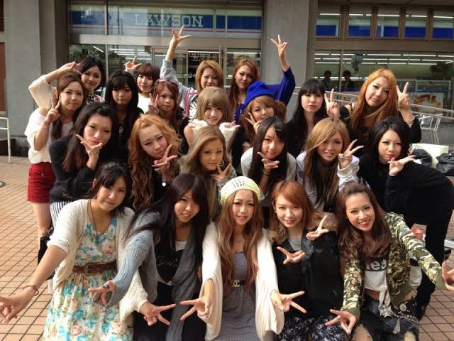 Maaachirin(まーちりん On Twitter 10年以上前からやってる事変わってなさすぎてわろたww
