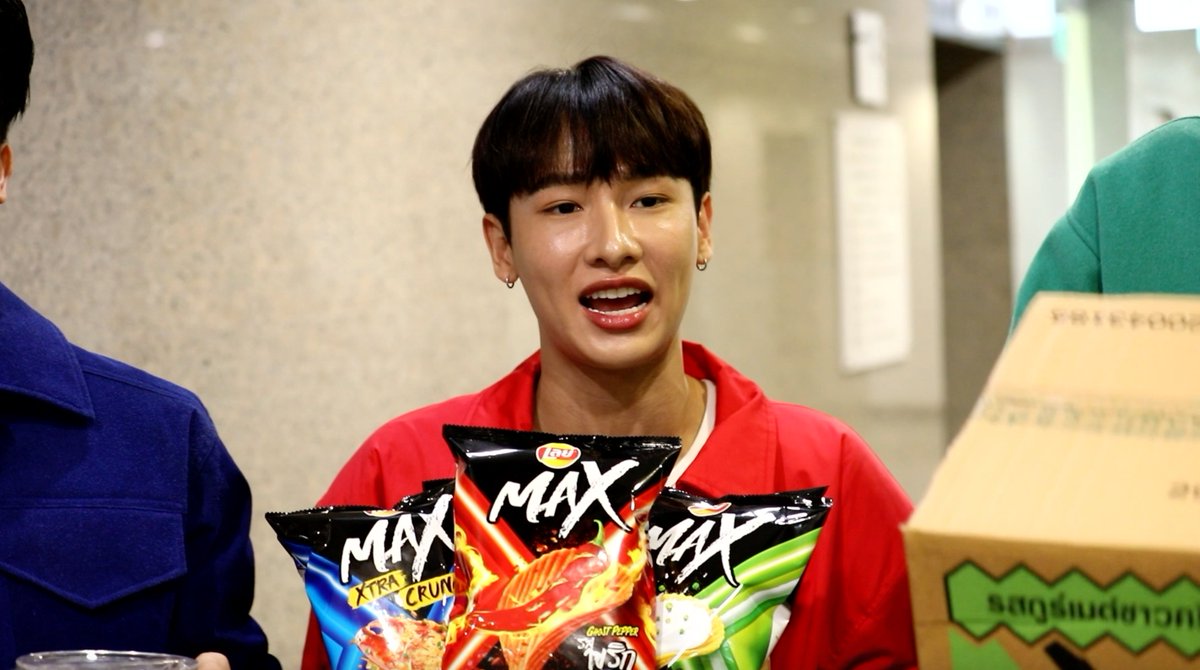 Project Alpha on Twitter: "เลย์แมกซ์ น้ำพร้อม ไปให้กำลังใจน้อง ๆ กันเลยดีกว่า~ @Tawan_V ...