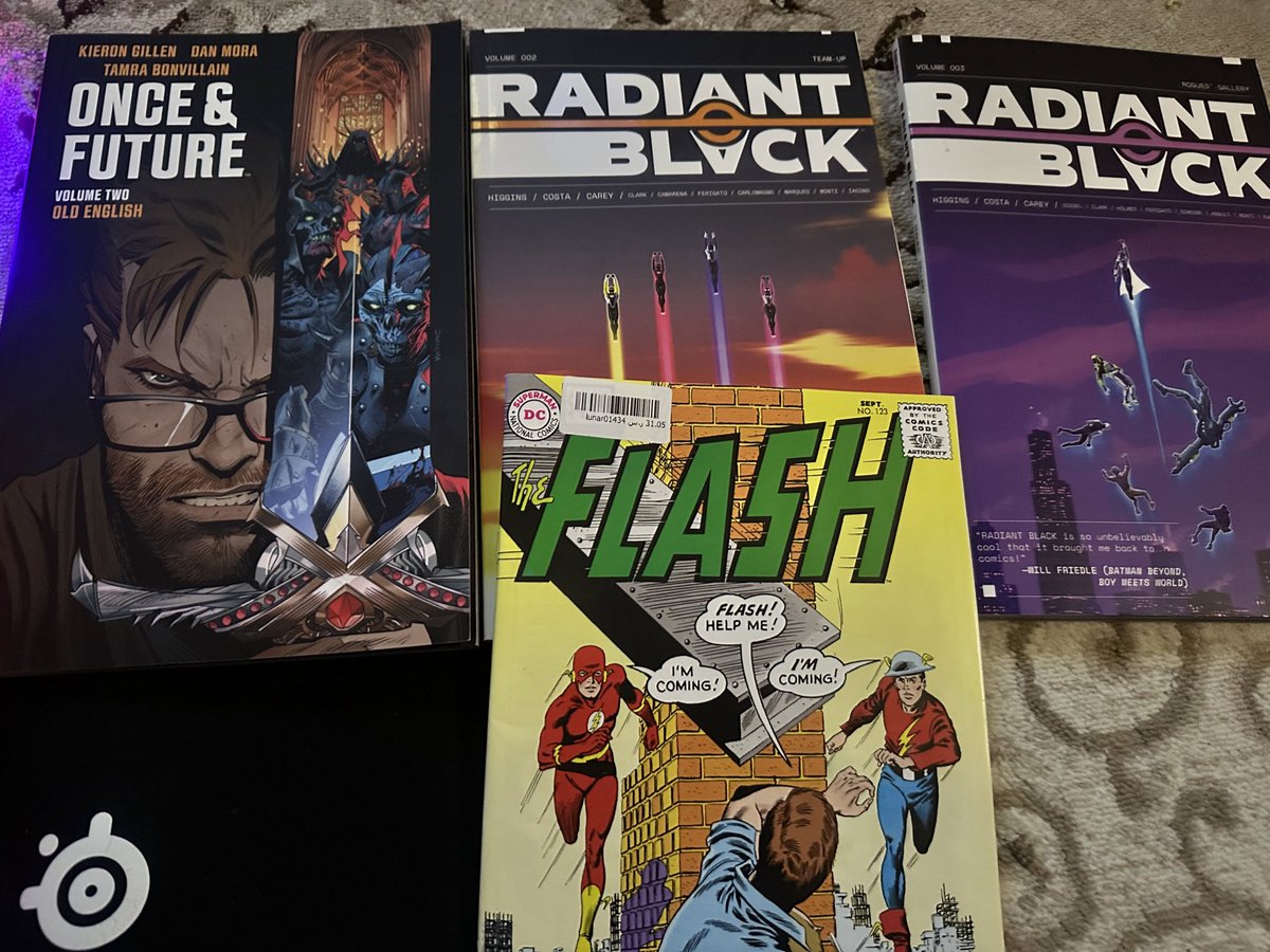 ComicVerse on Twitter: "RT @ShaggieKay: تجميعة اليوم من @ComicVerseKSA 🫡"