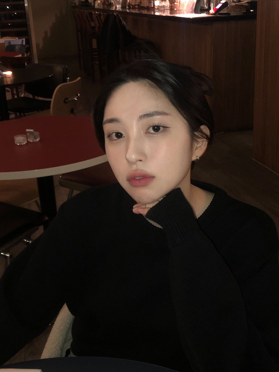 Moz On Twitter 어제 꽃 보고 사진 찍느라 바람 싸대기 맞으면서 5시간동안 만보 걷고 집 와서 좀 누워있다가 또 옷만 다시 주섬주섬 입고 에에올 보러 갔다