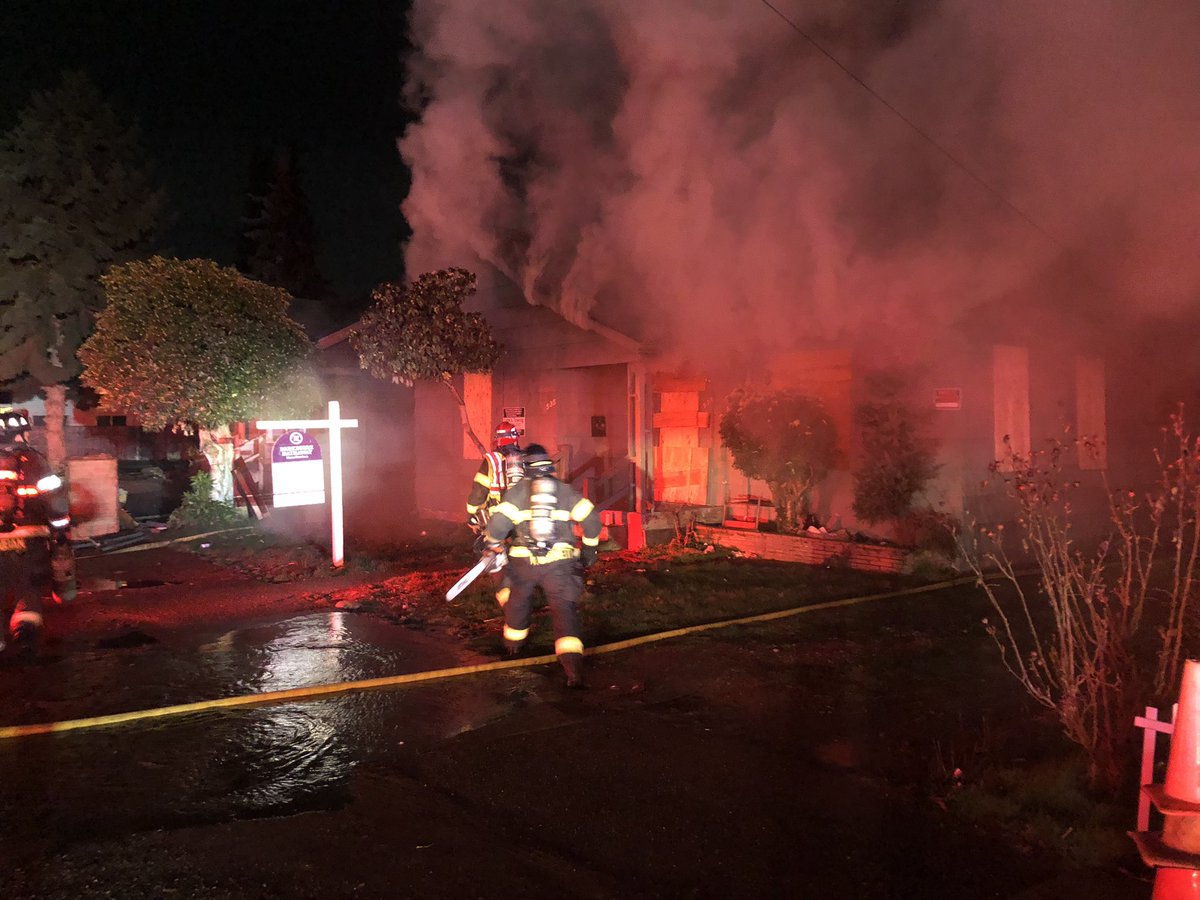Puget Sound Fire On Twitter Puget Fire Units Are On Scene Of A