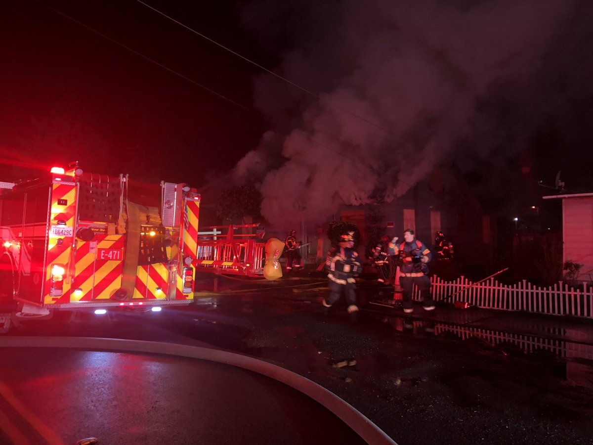 Puget Sound Fire On Twitter Puget Fire Units Are On Scene Of A