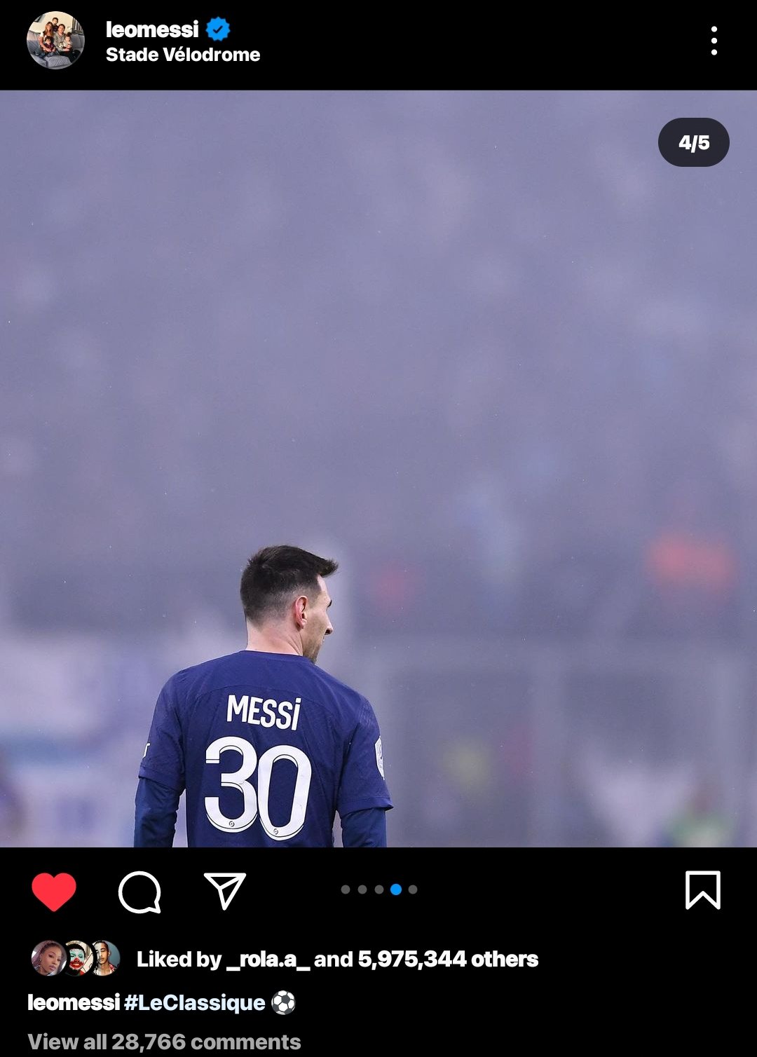 Lionel Messi Throws Fans Into Confusion After Posing In 39 PSG Jersey ...