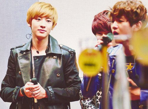 Baekhyun And Chanyeol Selca