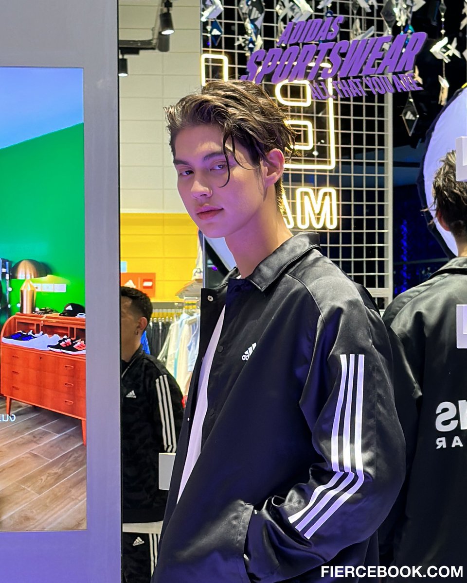 Tazza•☮️ᥫᩣ🔆🙂• on Twitter: "RT @fiercebook_bkk: หล่อทุกมุมค่ะ!! ไบร์ท วชิรวิชญ์ ที่งาน อาดิดาส ...