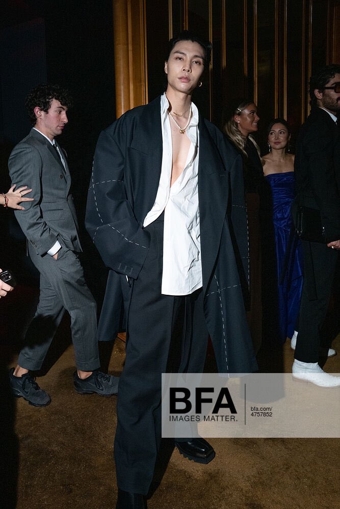 𝘮𝘦𝘴𝘩 on Twitter: "METGALA JOHNNY NYFW JOHNNY"