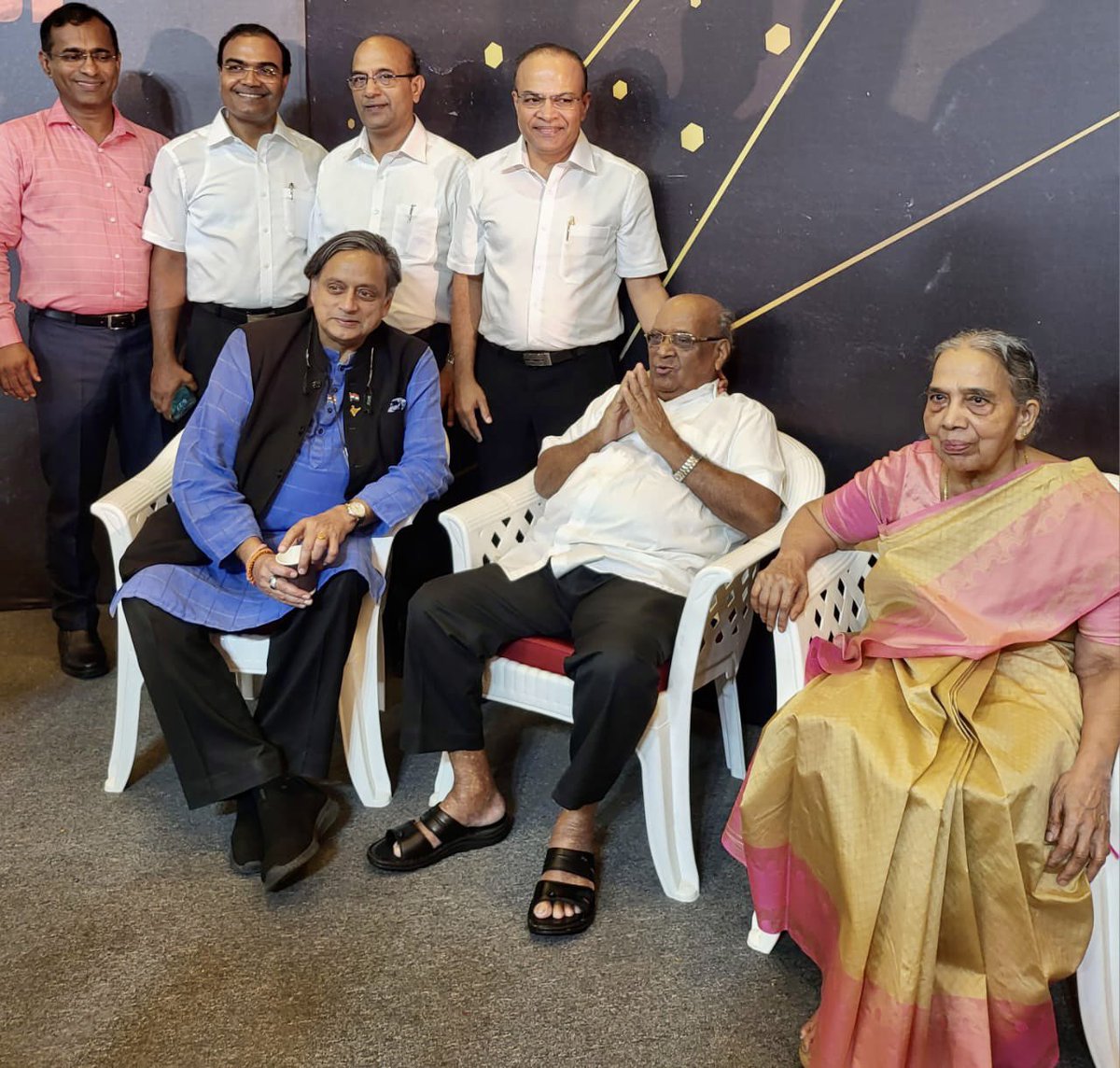 Shashi Tharoor on Twitter: "A man of remarkable simplicity & rock-solid integrity, with ...