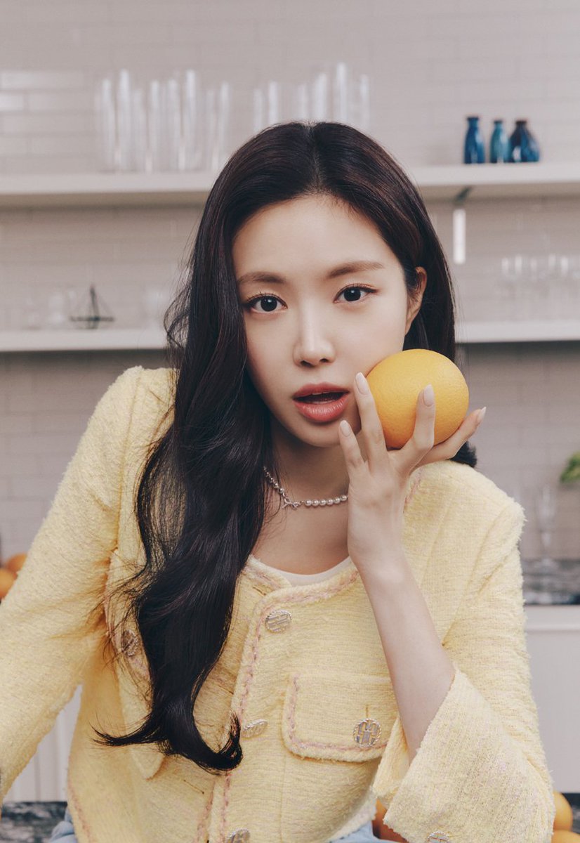 SonShine on Twitter: "JJJIGOTT x Son Naeun - 2023 Spring Campaign #Naeun #손나은 #나은"