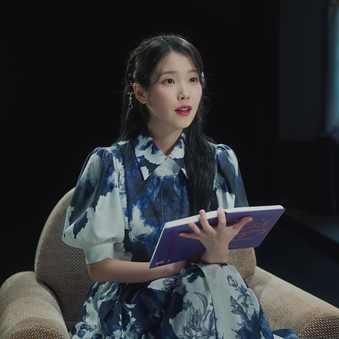 [ 두칸 공식 인스타그램📸 ] 가수 '아이유'님(@/dlwlrma), YouTube 'IU TV'에서 두칸의 의상을 착용해주셨습니다 :) #아이유 #이지은 #IU ...