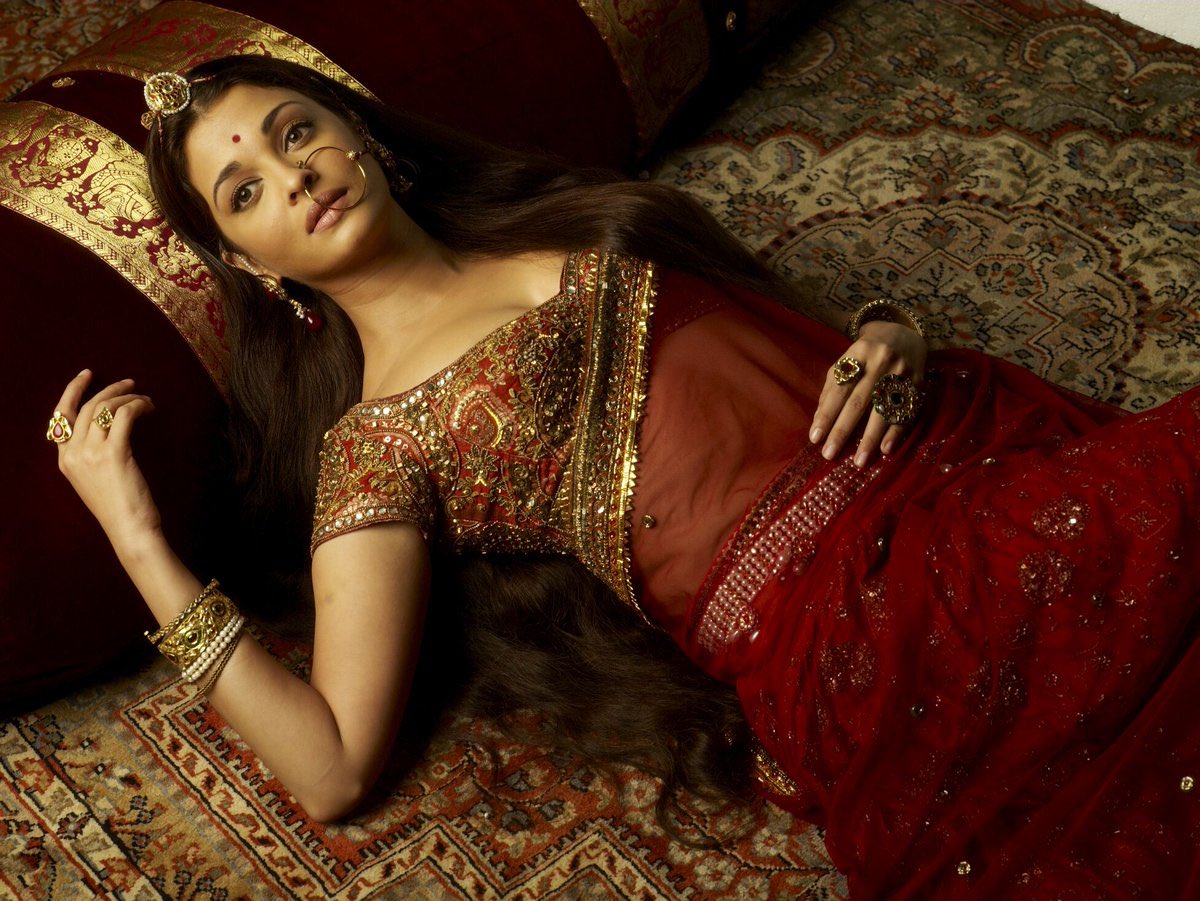 AishwaryaRaiBachchan on Twitter: "#15YearsOfJodhaaAkbar #AishwaryaRai ️🌹"