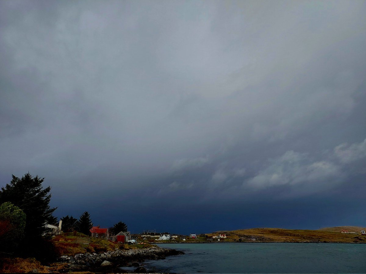 Eilidh on Twitter: "A heavy sky this afternoon with thunder rumbling so loud and lots of ...