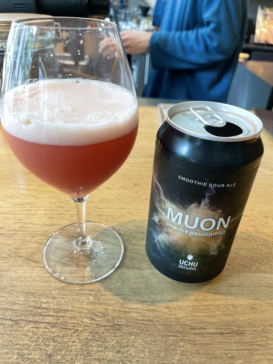 友達とカフェに来ている！！ ハスミリコ @doredore03