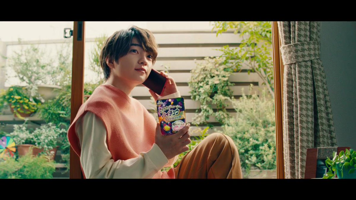 動画NOW on Twitter: "なにわ男子 が出演する 森永製菓 ハイチュウプレミアム のCM「もちもち電話」篇 https://douganow.jp/archives ...