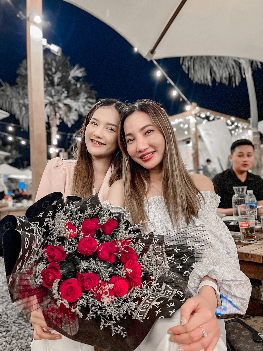 Sreynang Man on Twitter: "Hello 16កុម្ភះ😁🥰អរគុណmy team សម្រាប់ការស្រលាញ់រាប់អាន🥰"