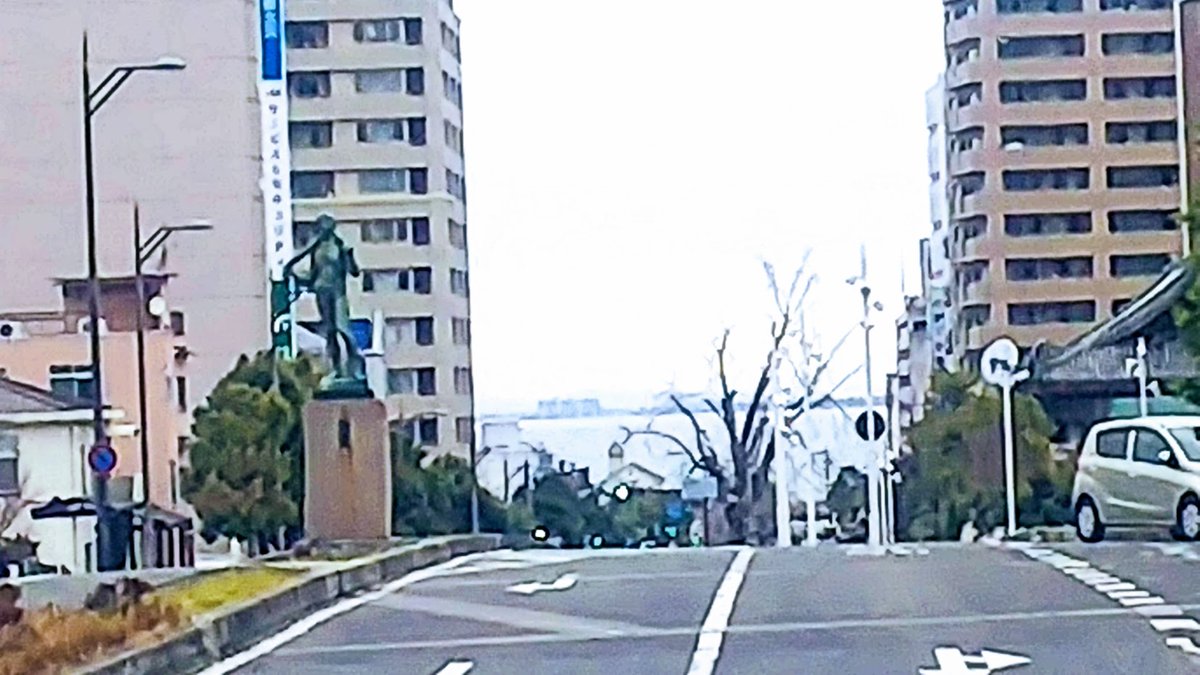 目で確認現場主義 On Twitter びわこ大津、jrで5分大津駅へ、目的は観光案内所で左上小雑誌。市内の中学生達が校区の魅力ある場所をフォトブックにしたもの市教委が援助、18か所の