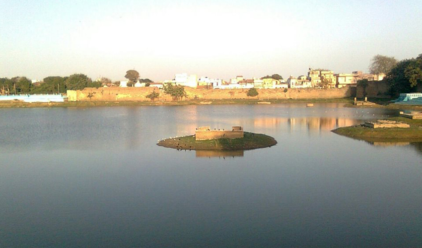 Today is 443rd foundation day of port city Mandvi of Kutch. On Maha Vad ...