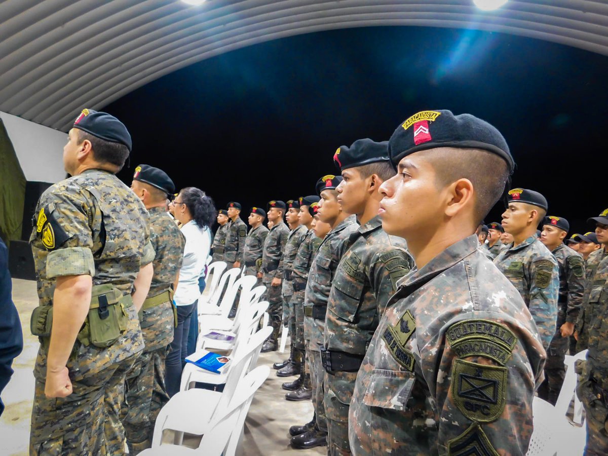 Ejército Guatemala on Twitter: "#Escuintla | #EjércitoGT a través de la Brigada de Paracaidistas ...