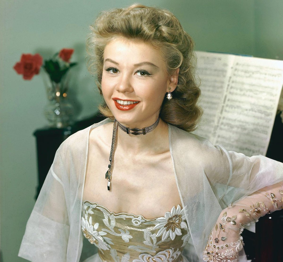 Classic Movie Hub on Twitter: "Born Today, Feb 16, in 1921, Vera-Ellen - 14 films including ...