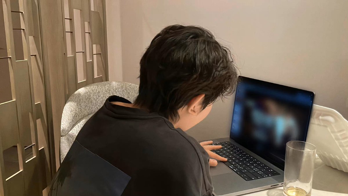 (SLOW) For Roy Wang Thailand on Twitter: "[TRANS] 230216 RoyWang Studio Update อีกหนึ่งคืนหลัง ...