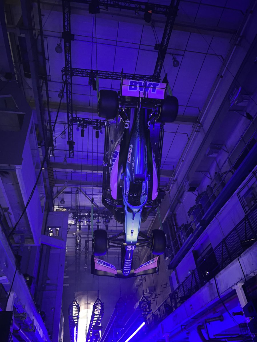 Things that make sense at an F1 car launch… An upside down #A523 🤙 #Alpine