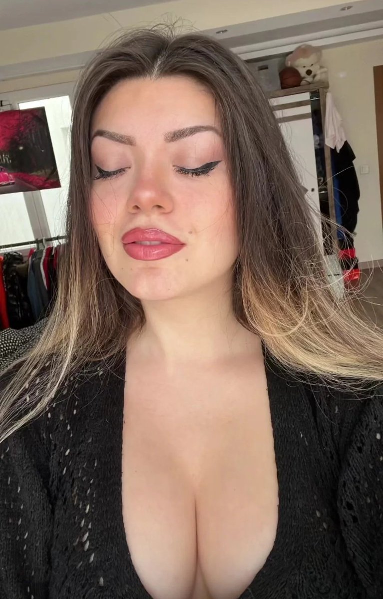 Ünlü Paylaşımları on Twitter: "Simge Barankoğlu offf 🔥"