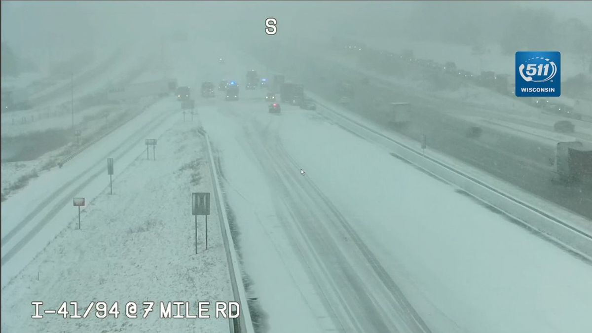 Sam Kraemer on Twitter: "RT @fox6now: TRAFFIC ALERT: A multiple-vehicle accident with injuries ...