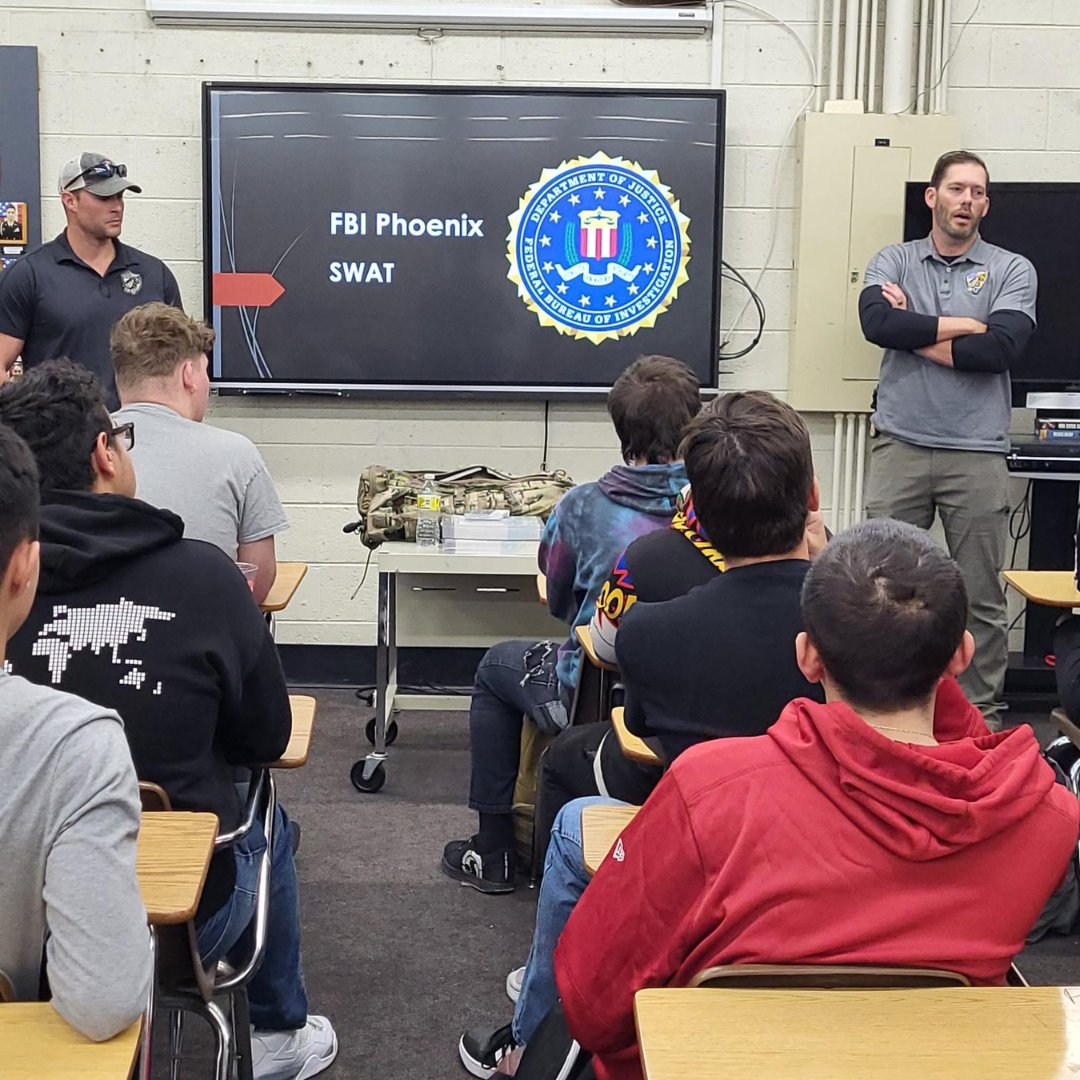 Glendale Police on Twitter: "The @FBIPhoenix SWAT Unit coordinated with Glendale School Resource ...
