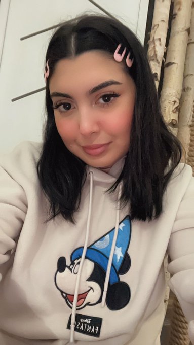 TW Pornstars - Alexandra Doremi. Pictures and videos from Twitter.