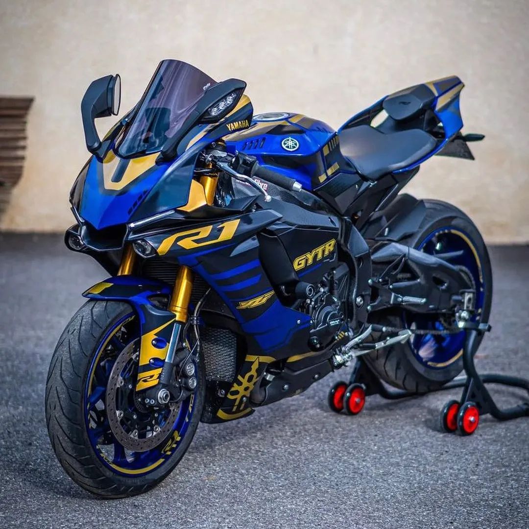Yamaha R1 Blue And Gold Anyone With Gold Wheels? | Yamaha R1 Forum: