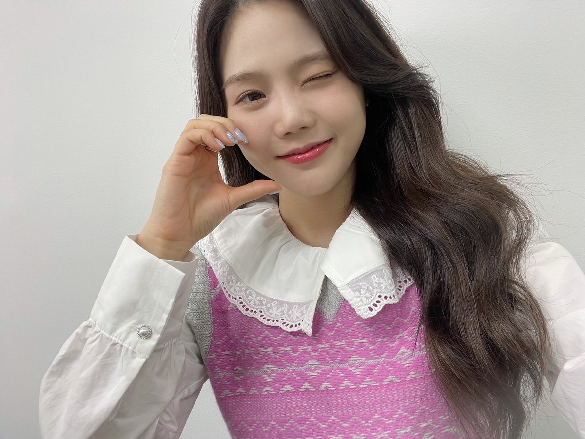 Ohmygirl Official On Twitter [ Ohmyair] 잠시 후 4시 효정 이 출연하는 웹툰싱어 가