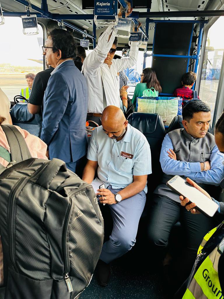 Prashant Umrao on Twitter: "RT @AdvAshutoshBJP: Goa CM @DrPramodPSawant Ji seen using the bus ...