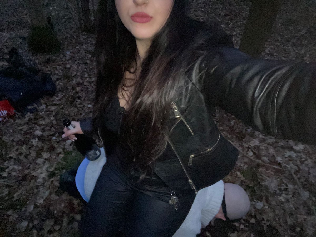 ChastitySub on Twitter: "Hard to believe that 2 weeks after kneeling before the beautiful ...