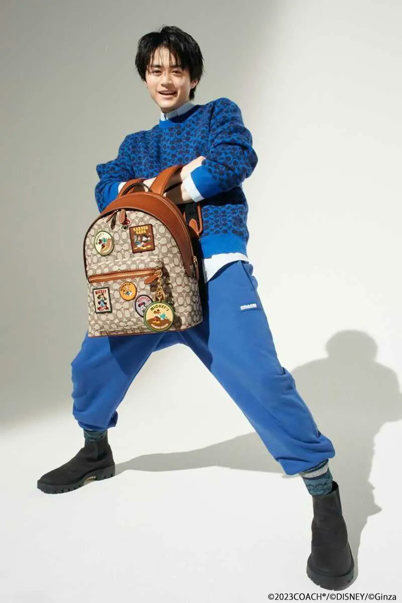 GINZA on Twitter: "鈴鹿央士 meets 〈 DISNEY × COACH〉3種類のリジェネラティブ レザーを採用したポップなコレクションを、鈴鹿央士さんを迎えたスペシャル ...