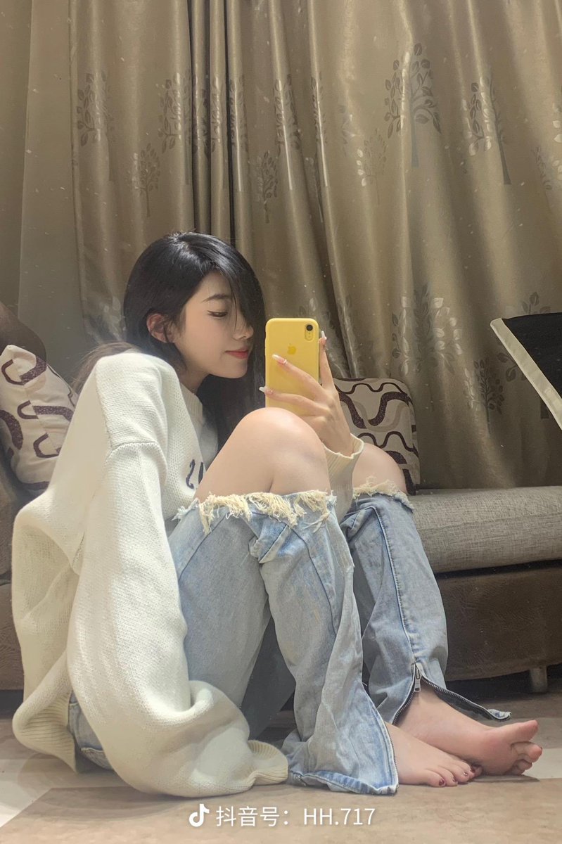 ️紫金陈 ️美腿玉足频道4K on Twitter: "好看的jiojio #玉足 #裸足 #美脚 #制服 #丝袜"