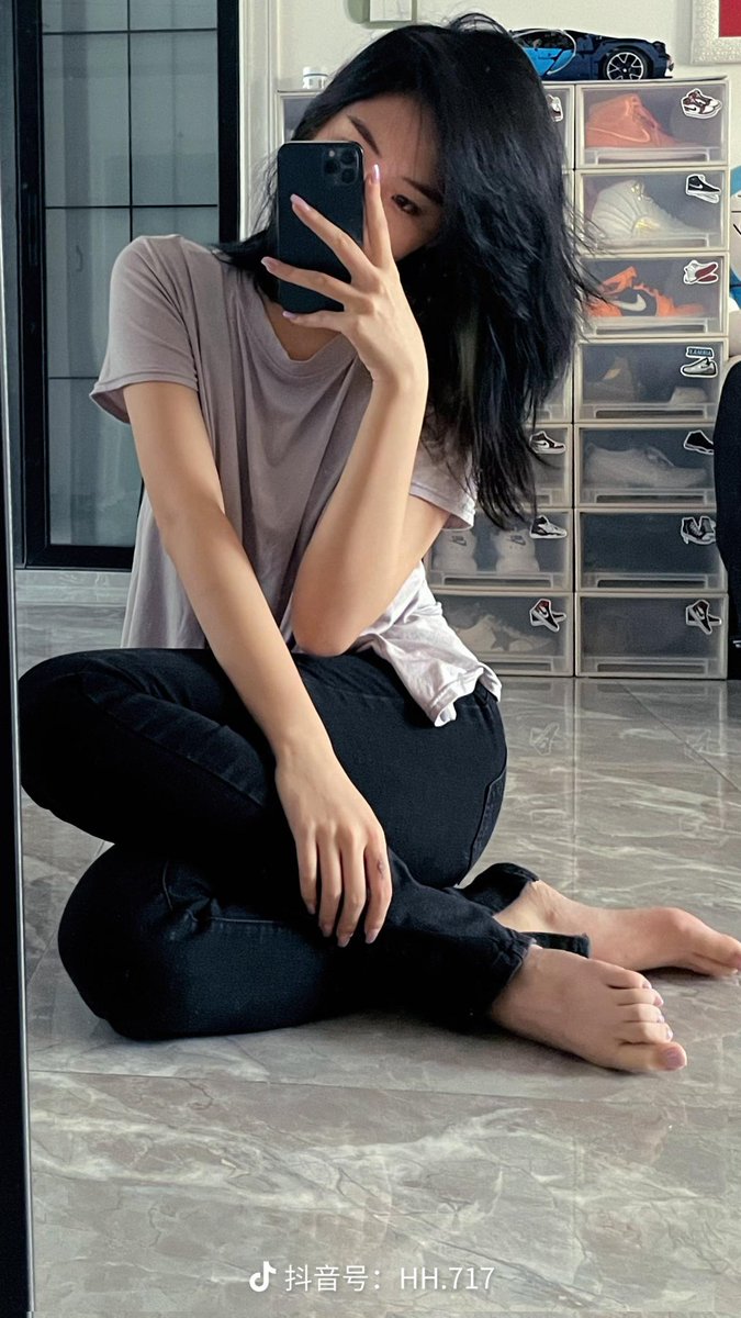 ️紫金陈 ️美腿玉足频道4K on Twitter: "好看的jiojio #玉足 #裸足 #美脚 #制服 #丝袜"