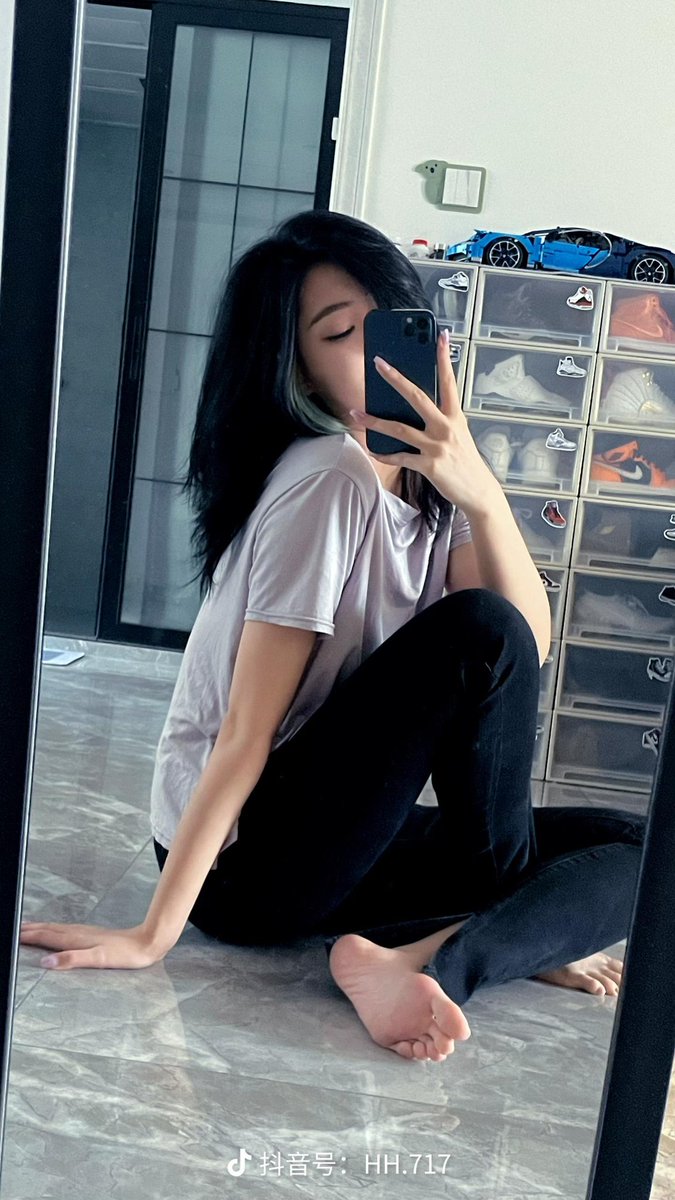 ️紫金陈 ️美腿玉足频道4K on Twitter: "好看的jiojio #玉足 #裸足 #美脚 #制服 #丝袜"