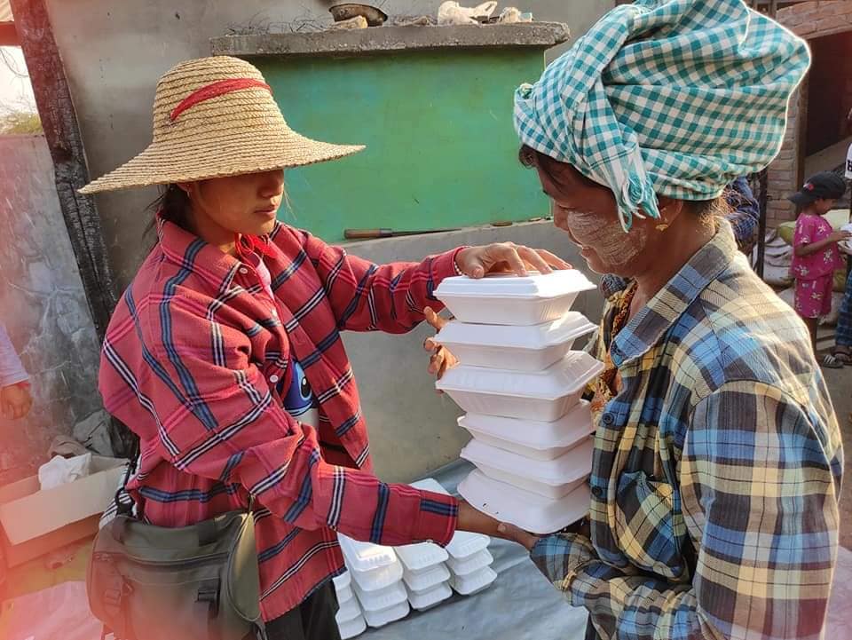 Khit Thit Media On Twitter ဆားလင်းကြီးရှိ မီးဘေးသင့် ပြည်သူများနှင့