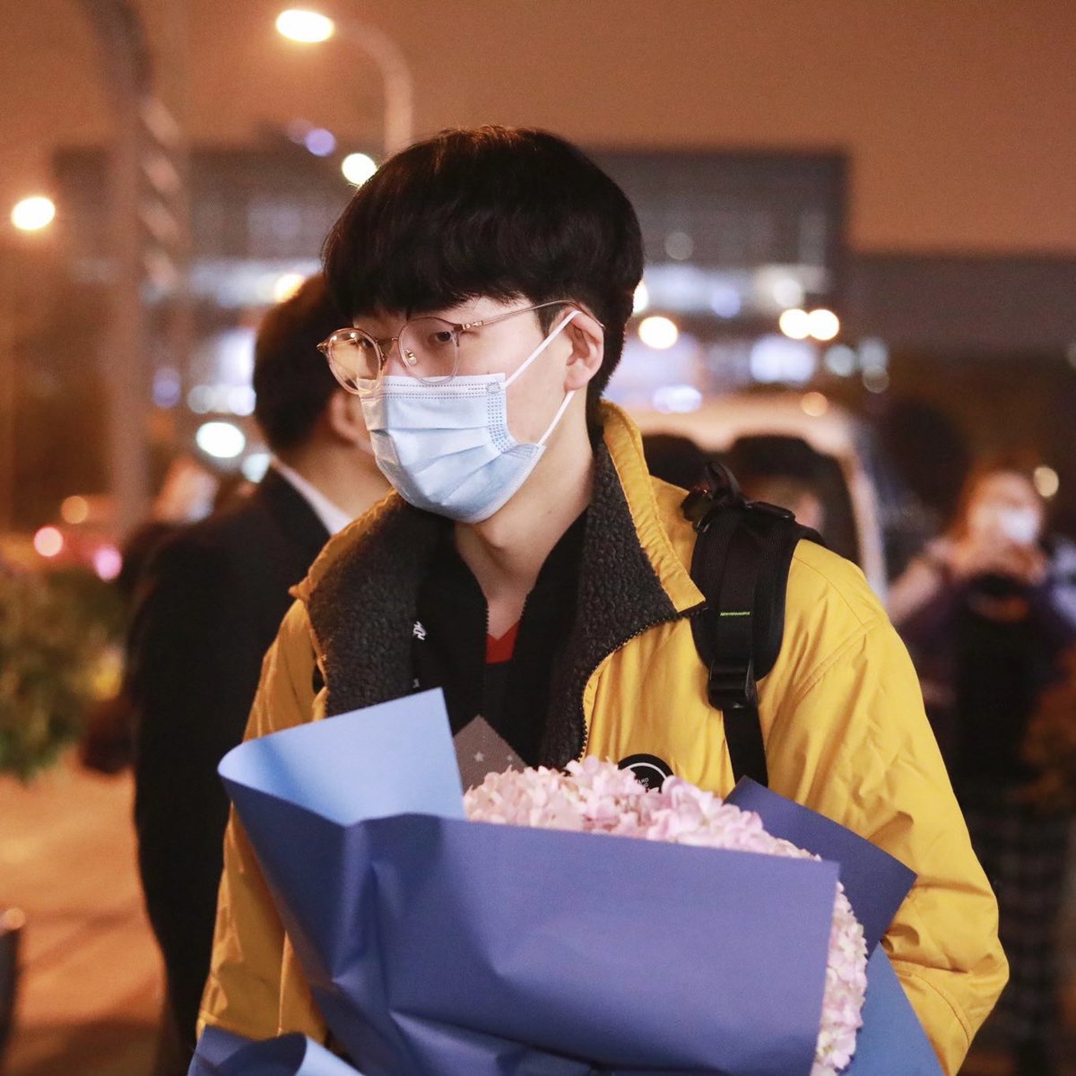 viper3 loves me on Twitter: "“Flowper” = Flower + Viper #Viper #바이퍼 #박도현 📸: @Chovy_J1hu1V ...